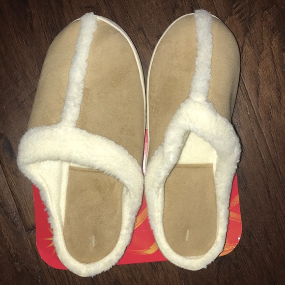 Shoes | Nwt Tan Slippers | Poshmark